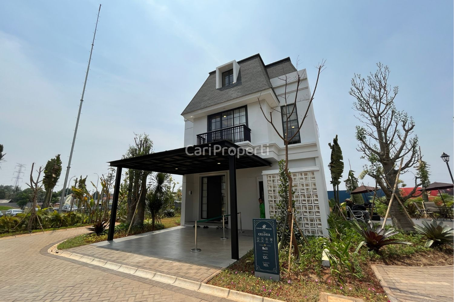 Citra Garden Bintaro - Rumah Rumah Modern + Spacious ATTIC di Bintaro